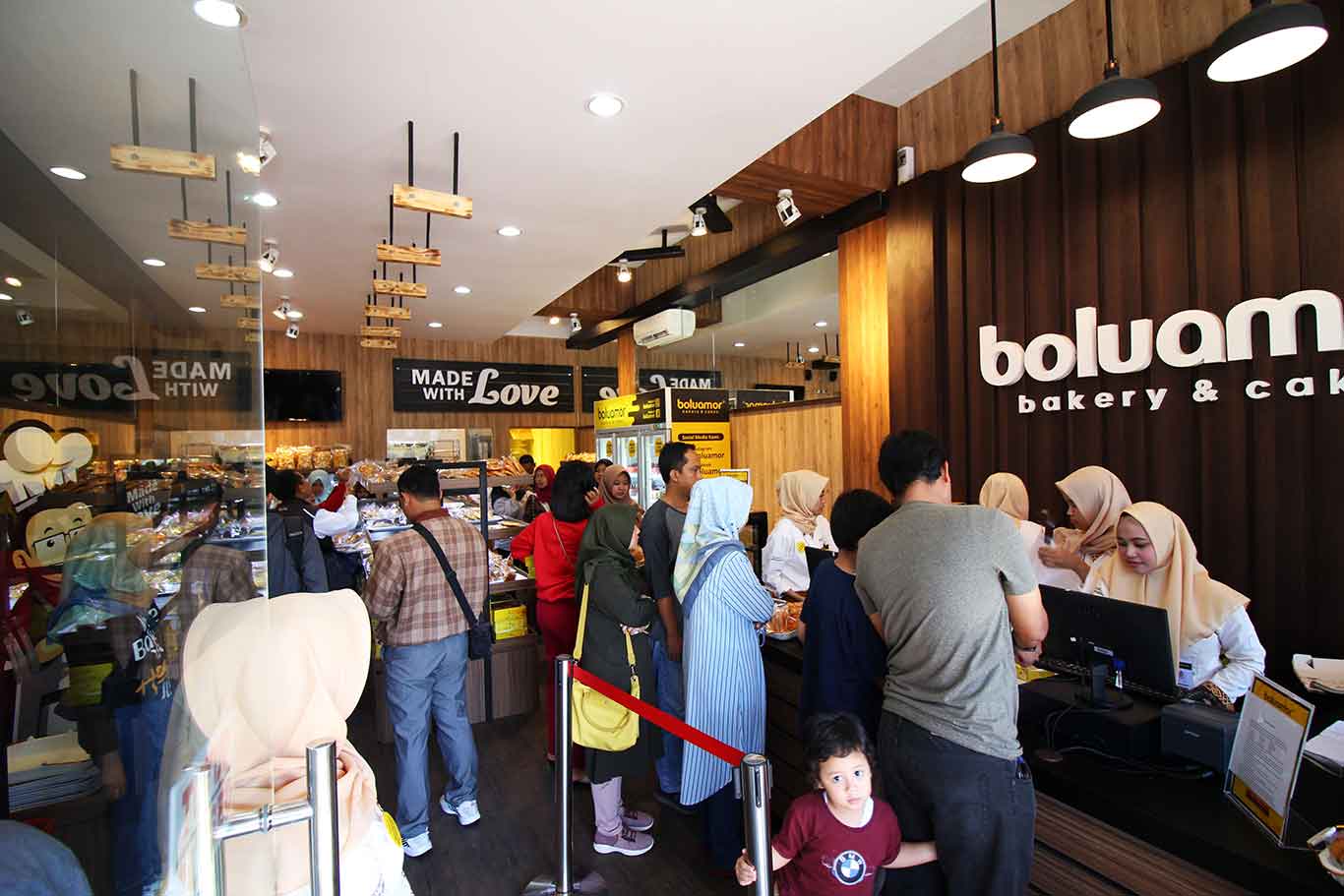 Oleh Oleh Sukabumi khas banget. Disini tempatnya! - Bolu Amor